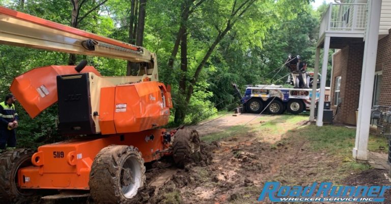 Heavy Equipment Towing | Road Runner Wrecker Service Inc.
