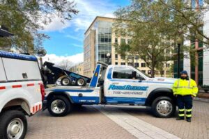 24/7 Towing & Truck Repair | Road Runner Wrecker Service Inc.