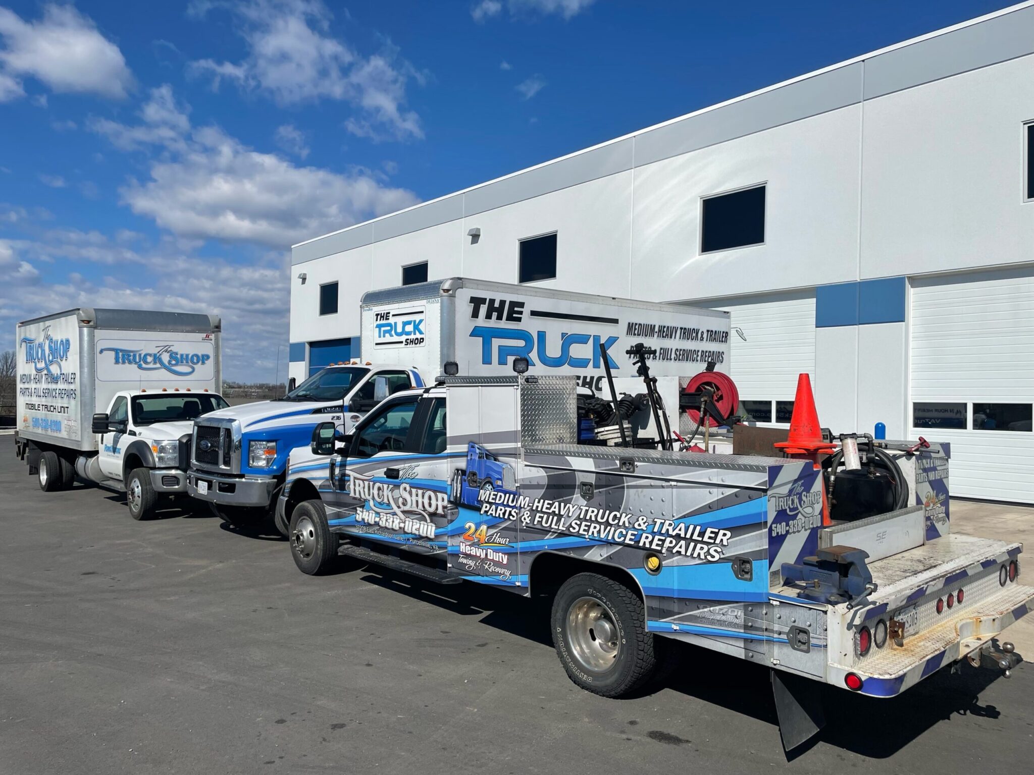 24/7 Towing & Truck Repair | Road Runner Wrecker Service Inc.