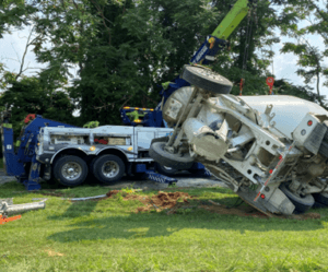 24/7 Towing & Truck Repair | Road Runner Wrecker Service Inc.